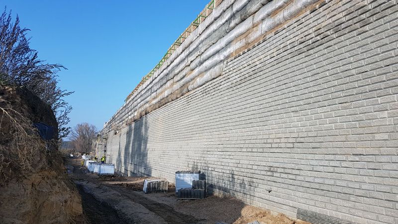 Installation of retaining walls in passive facing system (PS) - INORA ...