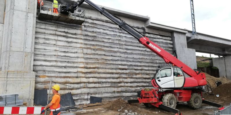 Installation of retaining walls in passive facing system (PS) - INORA ...